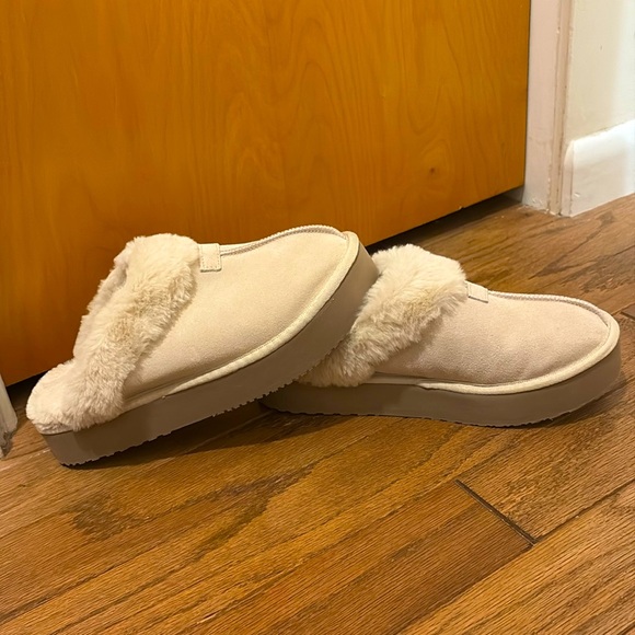 Joyspun | Shoes | Joyspun White Platform Slippers | Poshmark